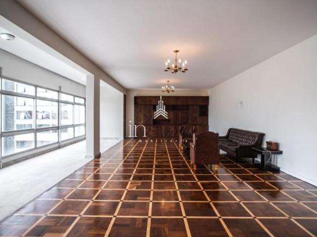 Apartamento à venda no Centro