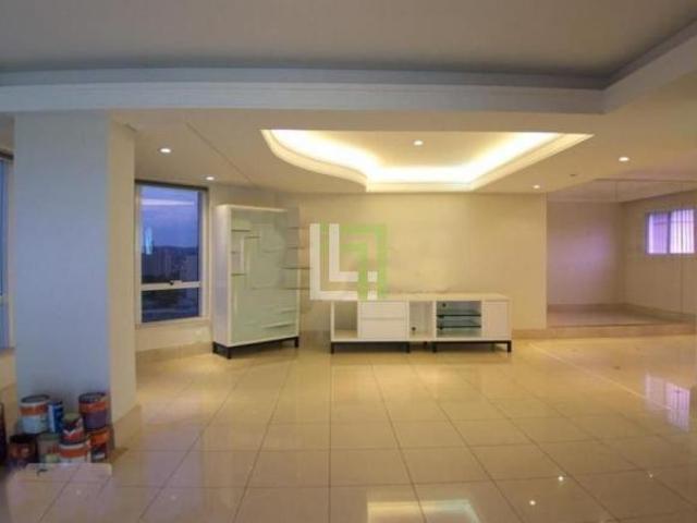 Apartamento à venda no Centro
