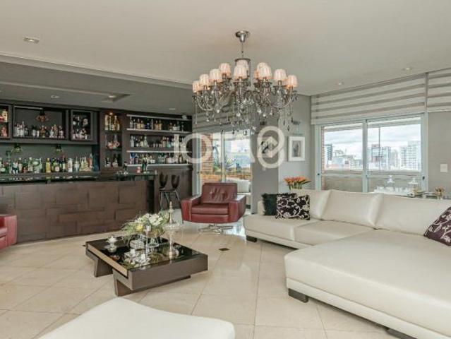 Apartamento à venda no Centro
