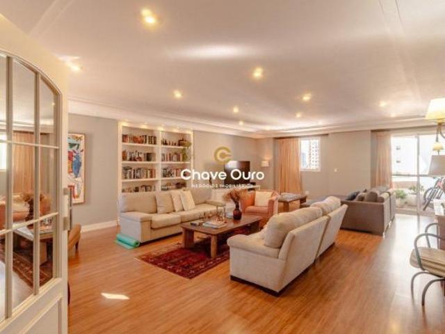 Apartamento à venda no Centro