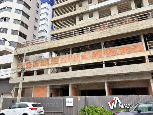 Apartamento à venda no Centro