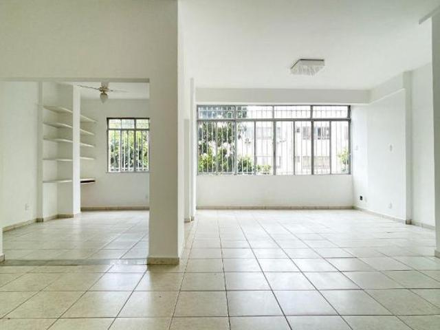 Apartamento à venda no Centro