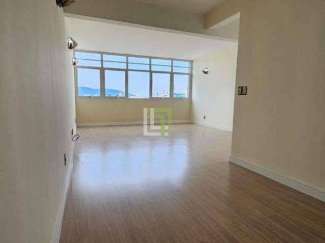 Apartamento à venda no Centro