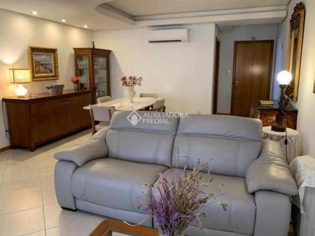 Apartamento no Centro com 03 dormitórios