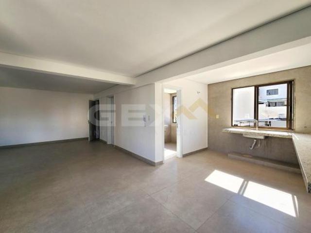Apartamento à venda no Centro, 3 quartos sendo 1 suíte e 2 semi suíte