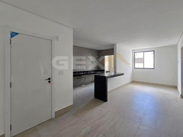 Apartamento à venda no Centro, 3 quartos sendo 1 suíte e 2 vagas