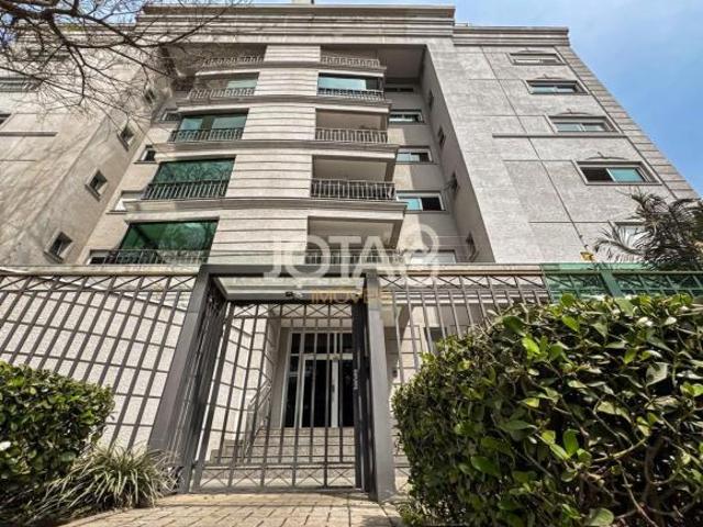 Apartamento à venda no Centro Cívico