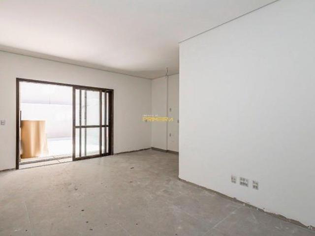 Apartamento à venda no Centro Cívico