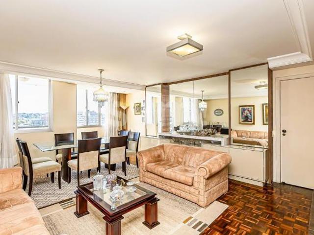 Apartamento à venda no Centro Cívico