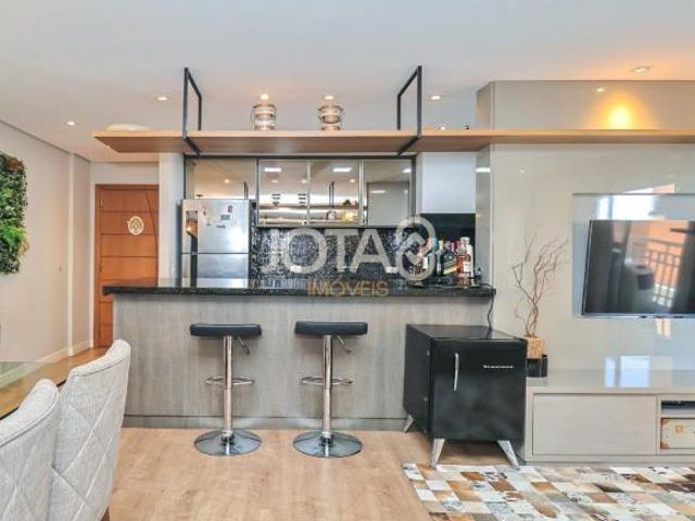 Apartamento à venda no Centro Cívico
