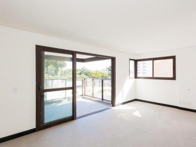 Apartamento à venda no Centro Cívico
