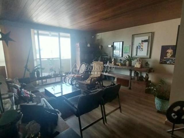 Apartamento a venda no Centro, com 03 quartos