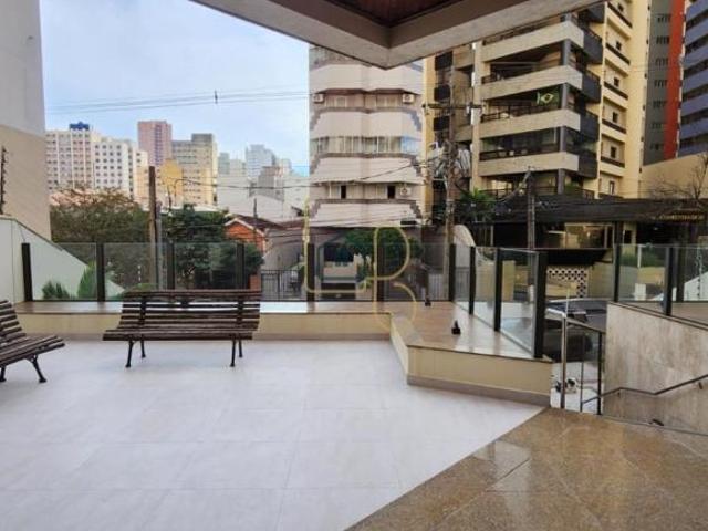 Apartamento a Venda no centro com 214 m²| 4 dormits. sendo 1 suíte | 1 por and