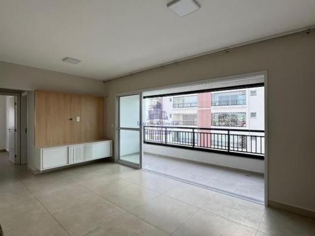 Apartamento à venda no Centro de Taubaté SP: 2 quartos, 1 suíte, 1 sala, 1 banheiro, 2 vagas de gara