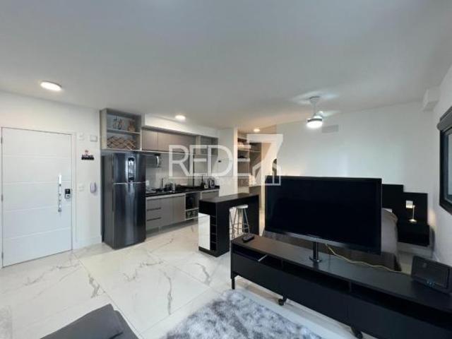 Apartamento à venda no Centro de Campinas SP: 1 quarto, 1 suíte, 2 salas, 1 banheiro, 1 vaga de gara