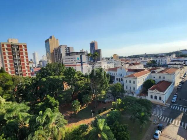 Apartamento à venda no Centro de Campinas SP