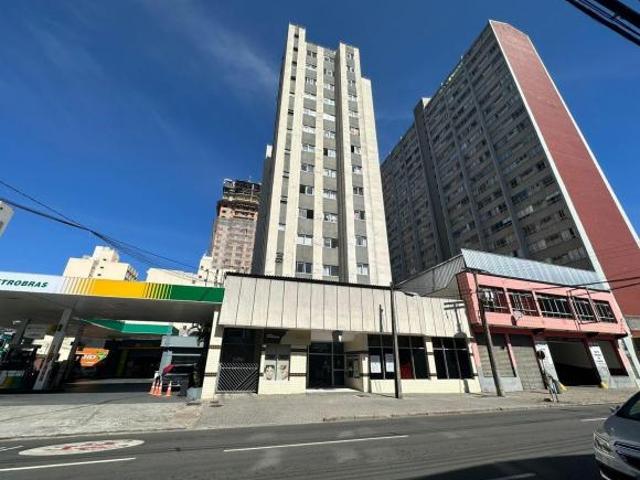 Apartamento à venda no Centro de Curitiba | Rua Nilo Cairo | Próximo ao Mercado Municipal