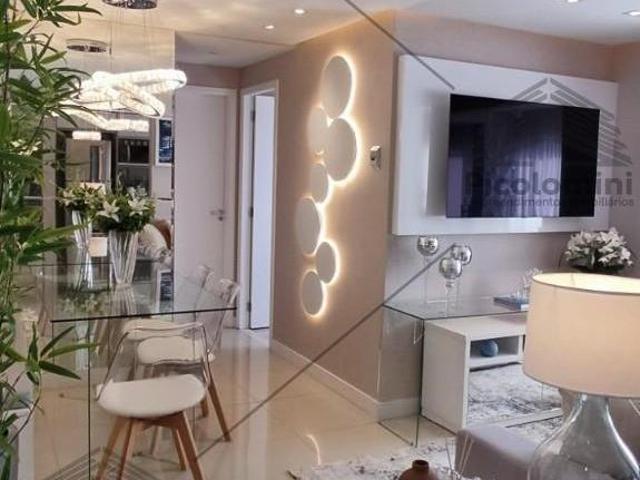 Apartamento à venda no Centro de Diadema SP: 2 quartos, sala 2 ambientes, 1 banheiro, 1 vaga de gara