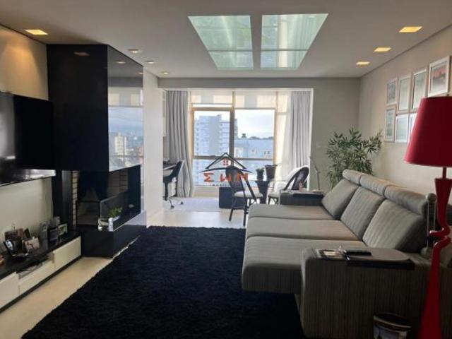 Apartamento à venda no Centro de Farroupilha com 3 dormitórios e 2