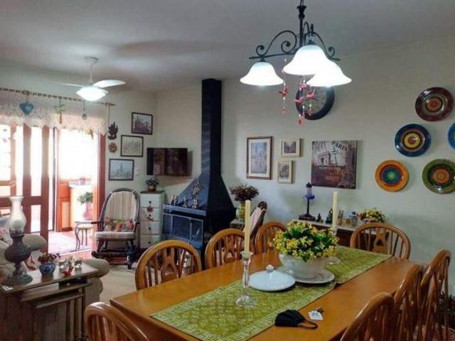 APARTAMENTO À VENDA NO CENTRO DE GRAMADO 2 QUARTOS