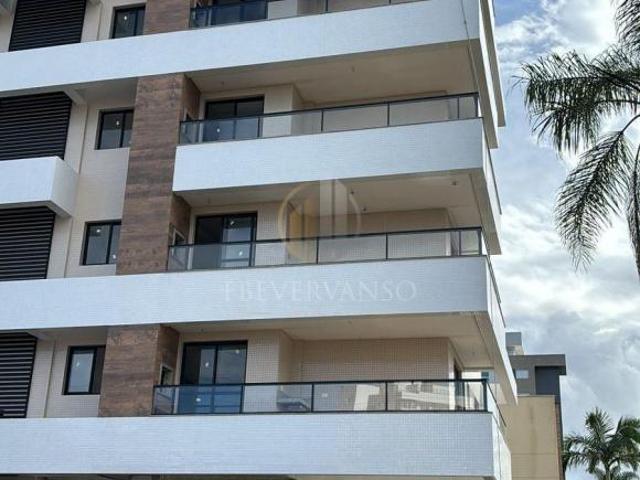 Apartamento à venda no Centro de Guaratuba | 3 suítes, 176m²