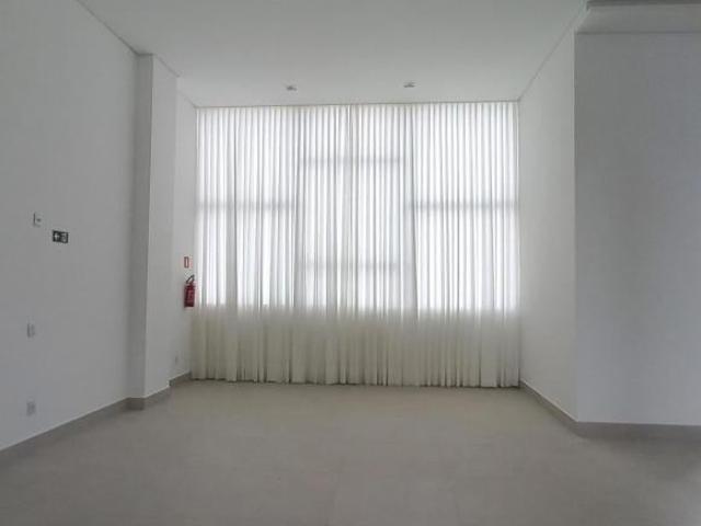 Apartamento à venda no Centro de Itajubá MG: 2 quartos, 1 suíte, 1 sala, 2 banheiros, 1 vaga imper