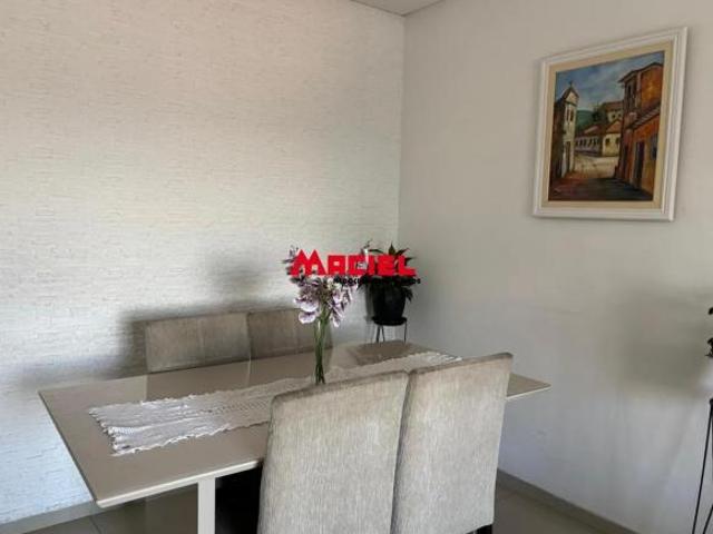 Apartamento à Venda no Centro de Jacareí ? 93m² | 3 Quartos 1 Suíte | 2 Banheiros | 1 Vaga | Lazer
