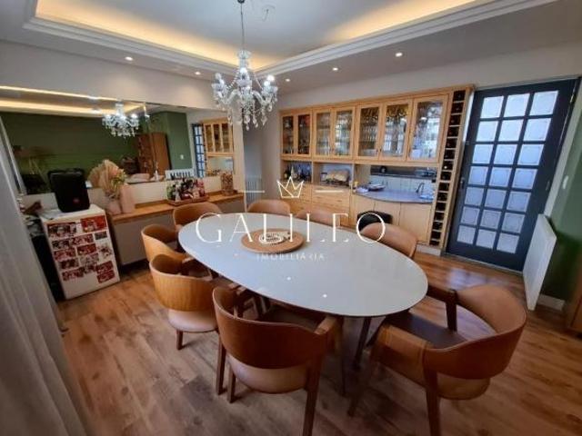 Apartamento à venda no Centro de Jundiaí SP: 3 quartos, 1 suíte, 3 salas, 2 banheiros, 1 vaga, 207m²