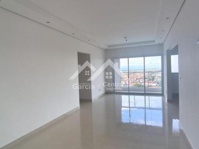 Apartamento à venda no Centro de Peruíbe SP: 2 quartos, 1 suíte, 2