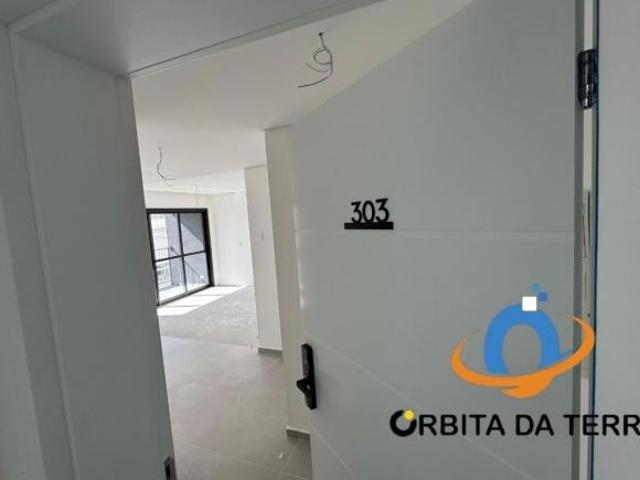 Apartamento à venda no Centro de Pinhais PR: 3 quartos, 1 suíte, 1 sala, 3 banheiros, 2 vagas de gar