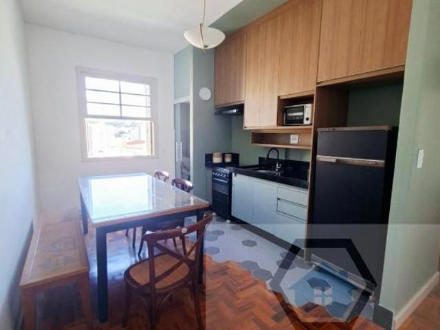 Apartamento à venda no Centro de Poços de Caldas MG: 2 quartos, 1 sala, 1 banheiro, 76,09 m² de área
