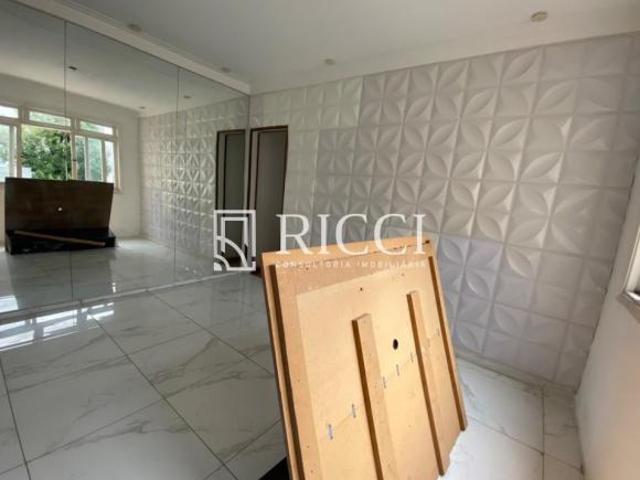 Apartamento à venda no Centro de São Vicente SP, 2 quartos, 1 sala, 1 banheiro, 1 vaga de garagem, 6