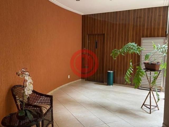 Apartamento à venda no Centro de Santo André SP: 2 quartos, 2 salas, 2 banheiros, 110m² de área!