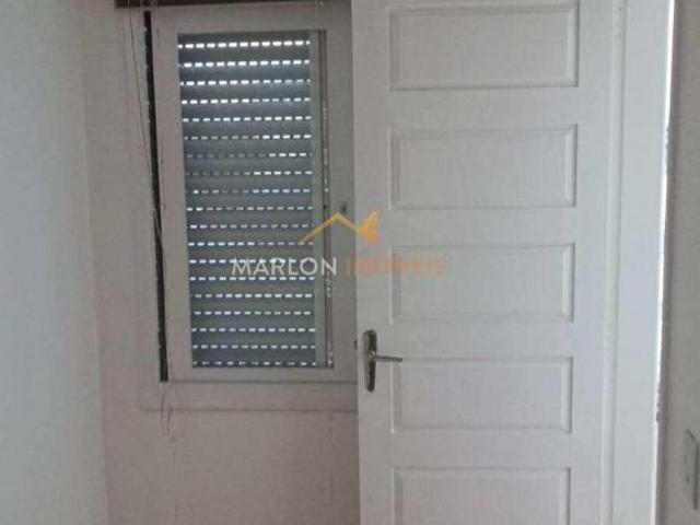Apartamento à venda no centro em Torres/RS. com 2 dormitórios, dependência de empregada e garagem. T