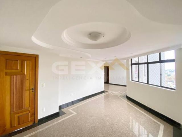 Apartamento à Venda no Centro em Divinópolis MG