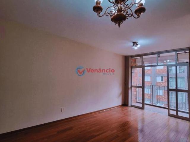 Apartamento à venda, no Centro, Encantador apartamento de 82m², em uma região repleta de comodidades