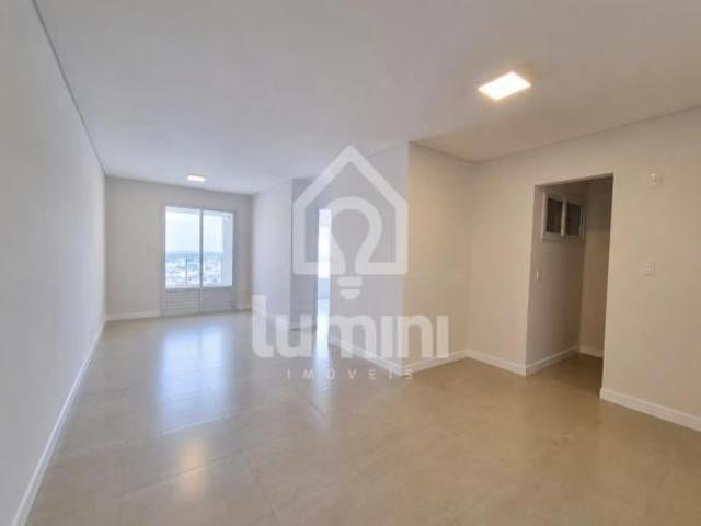 APARTAMENTO À VENDA NO CENTRO EVOLUTION TOWERS