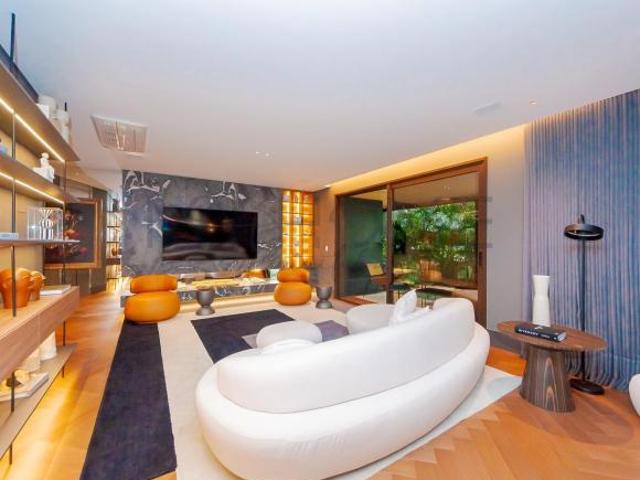 APARTAMENTO À VENDA NO CHAMPAGNAT 3 QUARTOS 3 SUÍTES SACADA GOURMET
