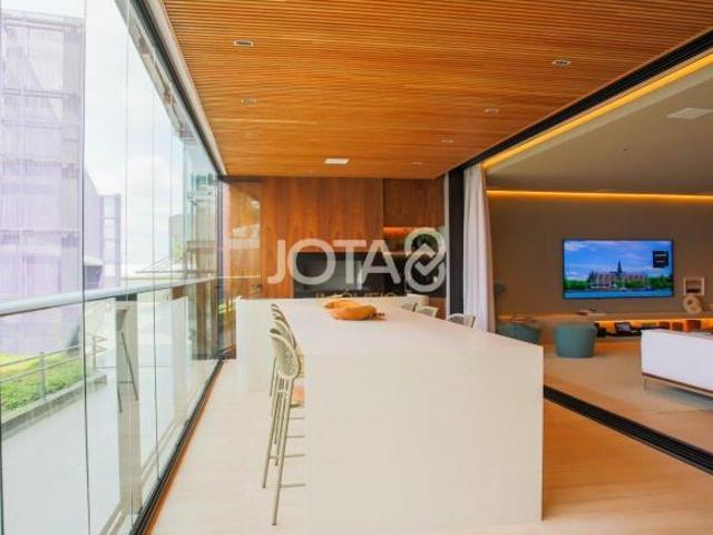 Apartamento à venda no Champagnat
