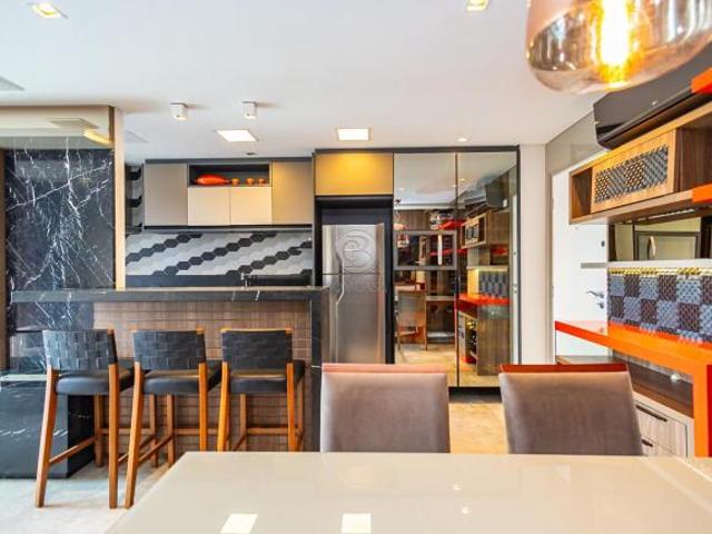 Apartamento a poucos minutos do Parque Barigui, co