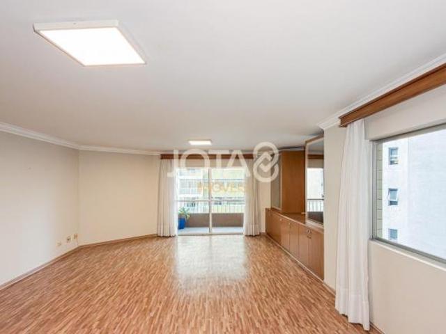 Apartamento à venda no Champagnat