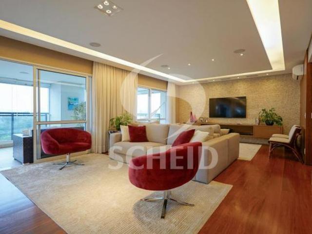 Apartamento à Venda no Condomínio Cena Golf com 266m², 4 Suítes e 04 vagas, no Jardim Marajoara