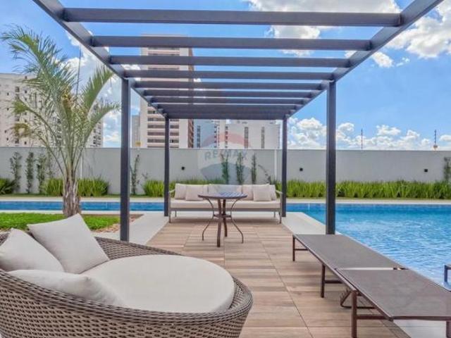 Apartamento à venda no Condomínio Biarritz, Parque Campolim, com 2 quartos e 2 banheiros, valor R$ 7