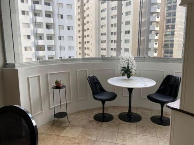 Apartamento à venda no Condomínio Golden Bird, em Moema, em São Paulo SP