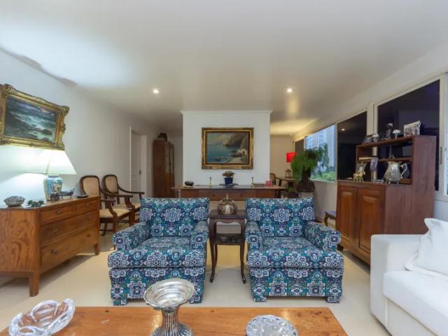 Apartamento à venda no Condomínio Edifício Geny Chen no Itaim Bibi em São Paulo SP