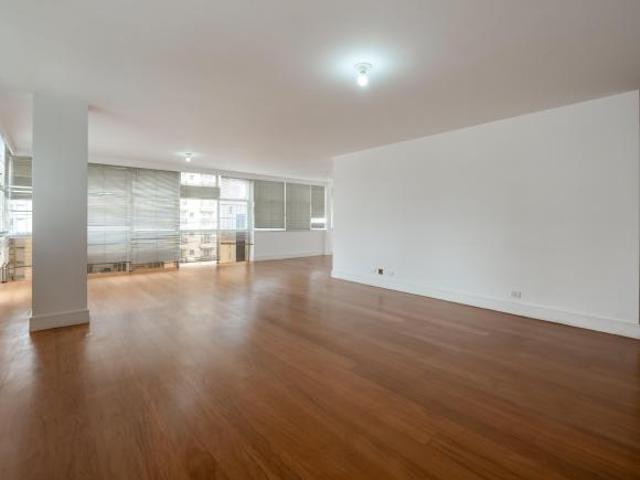 Apartamento à venda no Condomínio Edifício Emílio de Menezes em São Paulo SP