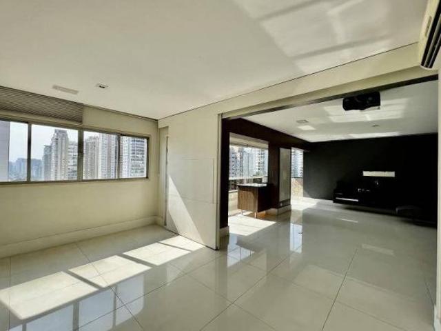 Apartamento à Venda no Condomínio Edifício Fontana Di Trevi, Campo Belo São Paulo