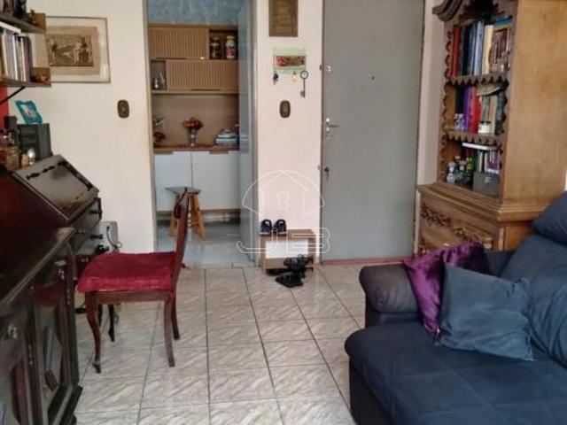 Apartamento a venda no Condomínio Edifício Joana D&apos Arc no Bairro Vila Saturnia Campinas SP