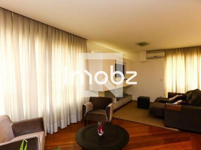 Apartamento à venda no Condomínio Edifício Le Port Royale Rua Almansa, 180 São Paulo SP CEP