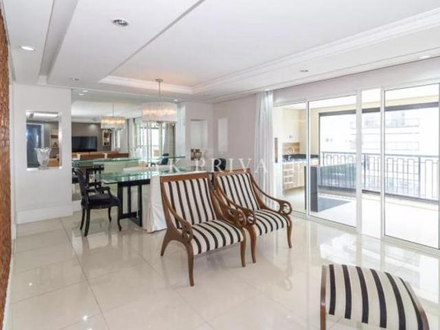 Apartamento à Venda no Condomínio Inovarte Club Barra Funda, Rua José Gomes Falcão/ 160m²/ 3 Quartos